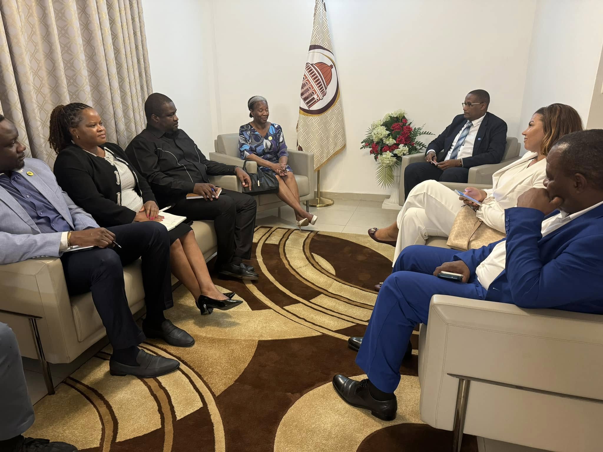 Nota de Imprensa do Grupo Parlamentar da UNITA - UNITA - ANGOLA